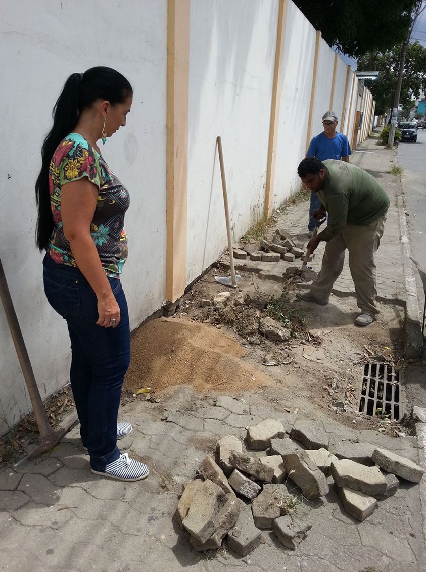 Neidia teve três demandas atendidas pelo prefeito